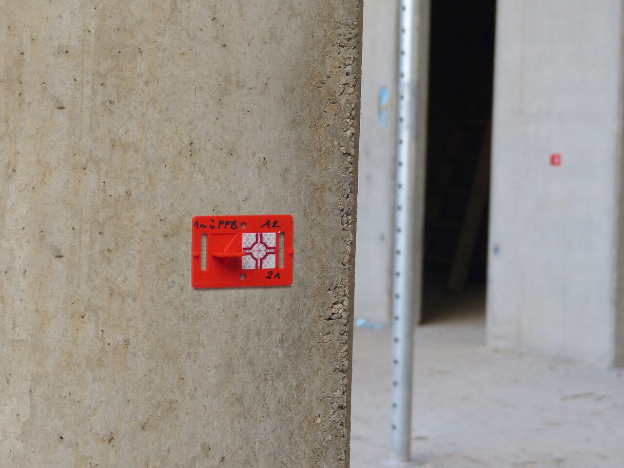 Combination Reflective Targets for Surveying | RS30 Smart Targets